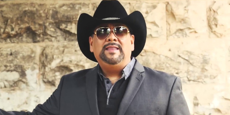 David Olivarez debuts official video for ‘Te Olvide’ – Tejano Nation