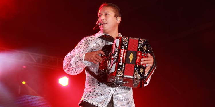 Jaime DeAnda raffling one of his accordions, teaches virtual accordion ...