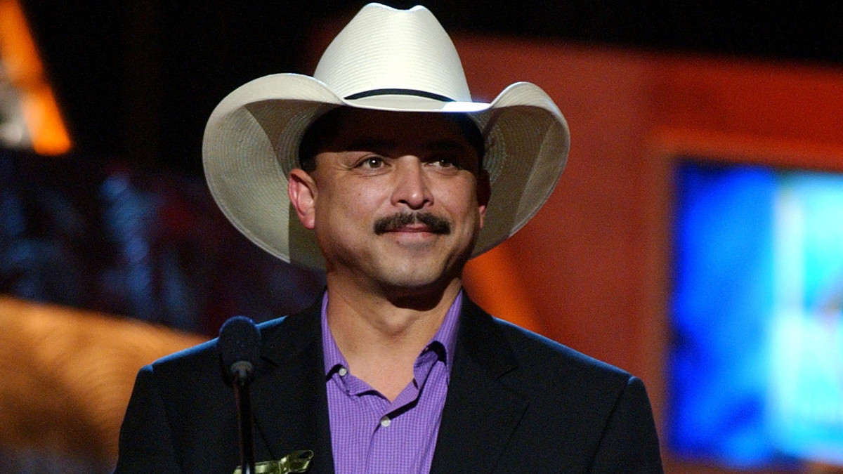 5 Iconic Albums to Celebrate Emilio Navaira’s Birthday – Tejano Nation