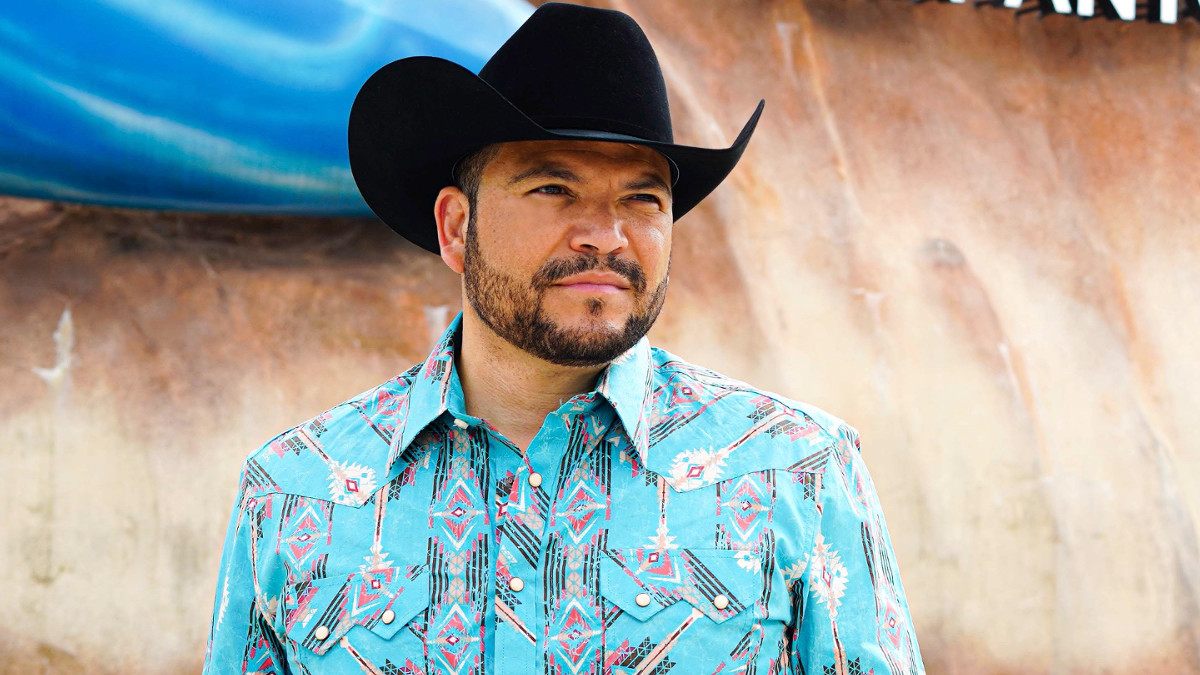 Michael Salgado announces 25th-anniversary drive-in concert – Tejano Nation