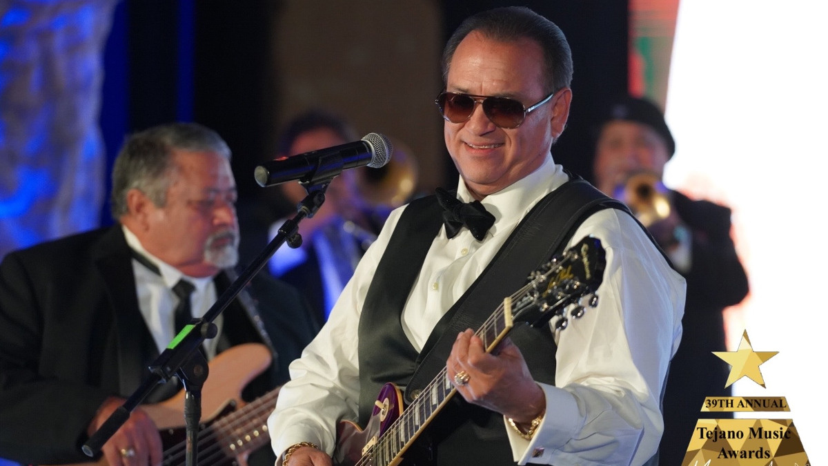 Roger Velasquez & The Latin Legendz focus on issues affecting Latinos ...