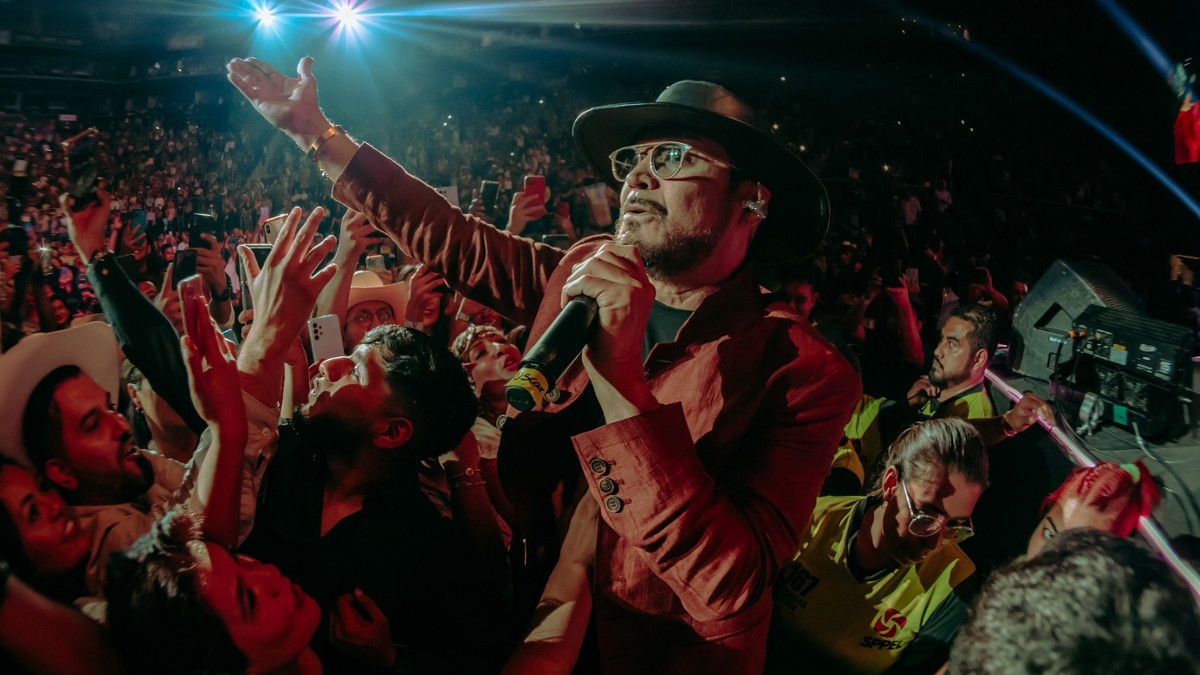 Oscar De La Rosa of La Mafia injures hand and knee during Nortex Live ...