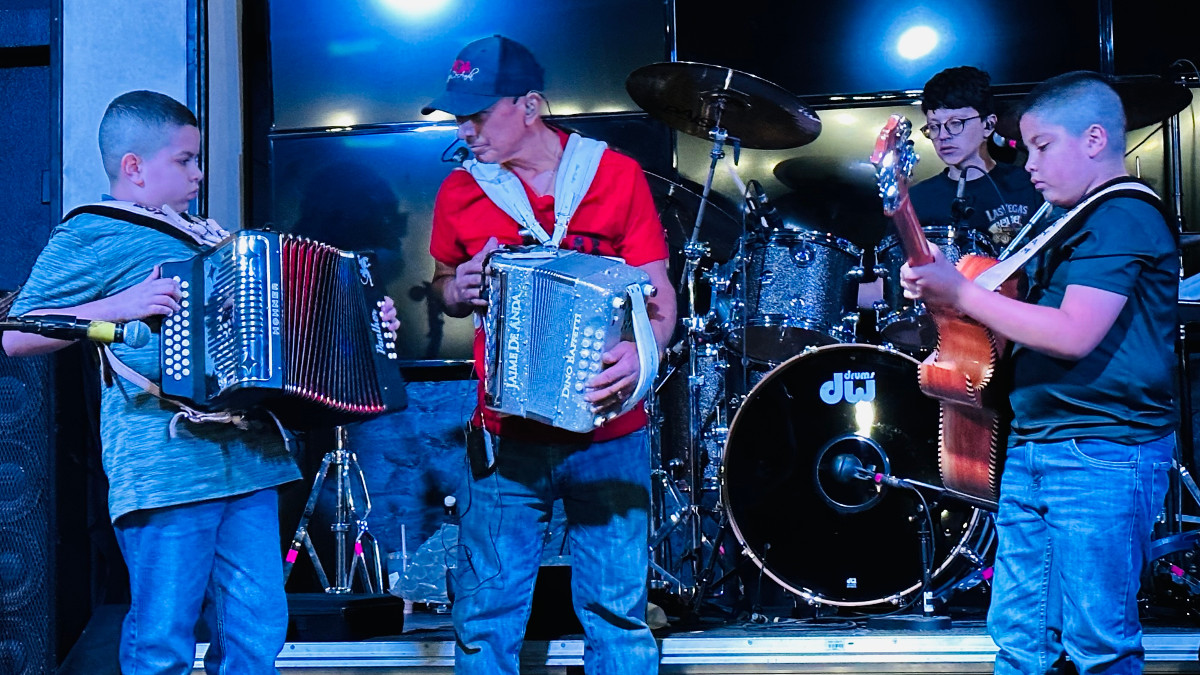 Jaime DeAnda jams with The Ybarra Boyz, young musicians featured in ...