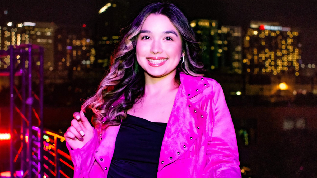 Madison Pulido premieres ‘Cosquillearte’ official music video – Tejano ...
