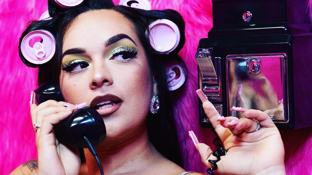 Jenny B drops fun, upbeat cumbia ‘Amarte A Ti’ with ’90s nostalgia ...