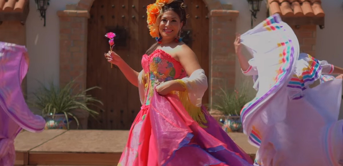 Magali Delarosa celebrates heritage and identity with ‘Mujer Mexicana ...