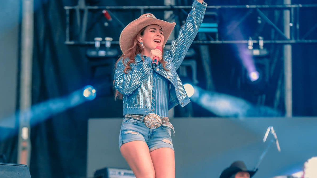 Laura Denisse Welcomes Baby Girl — ‘New Cowgirl in Town’ – Tejano Nation