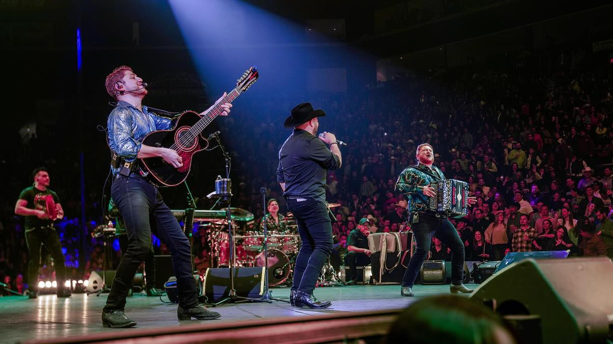 Update on Duelo Drummer and Bassist Injured in Highway Crash – Tejano ...