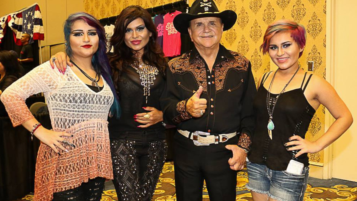 Family of Johnny Canales address rumors and reassures fans about his health – Tejano Nation