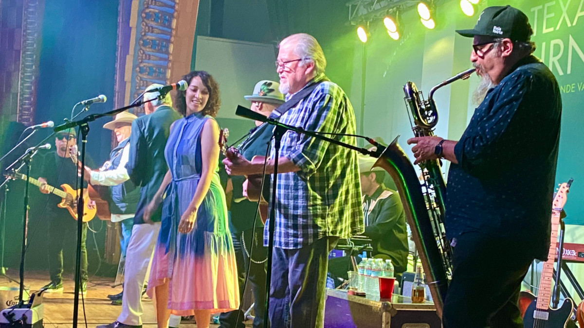 Grammy Winning Supergroup Los Super Seven to Headline Benefit Concert ...