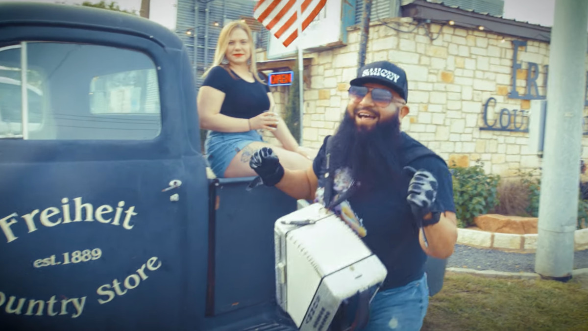 Sunny Sauceda Swings into the Texas Country Scene with ‘Womanizer ...