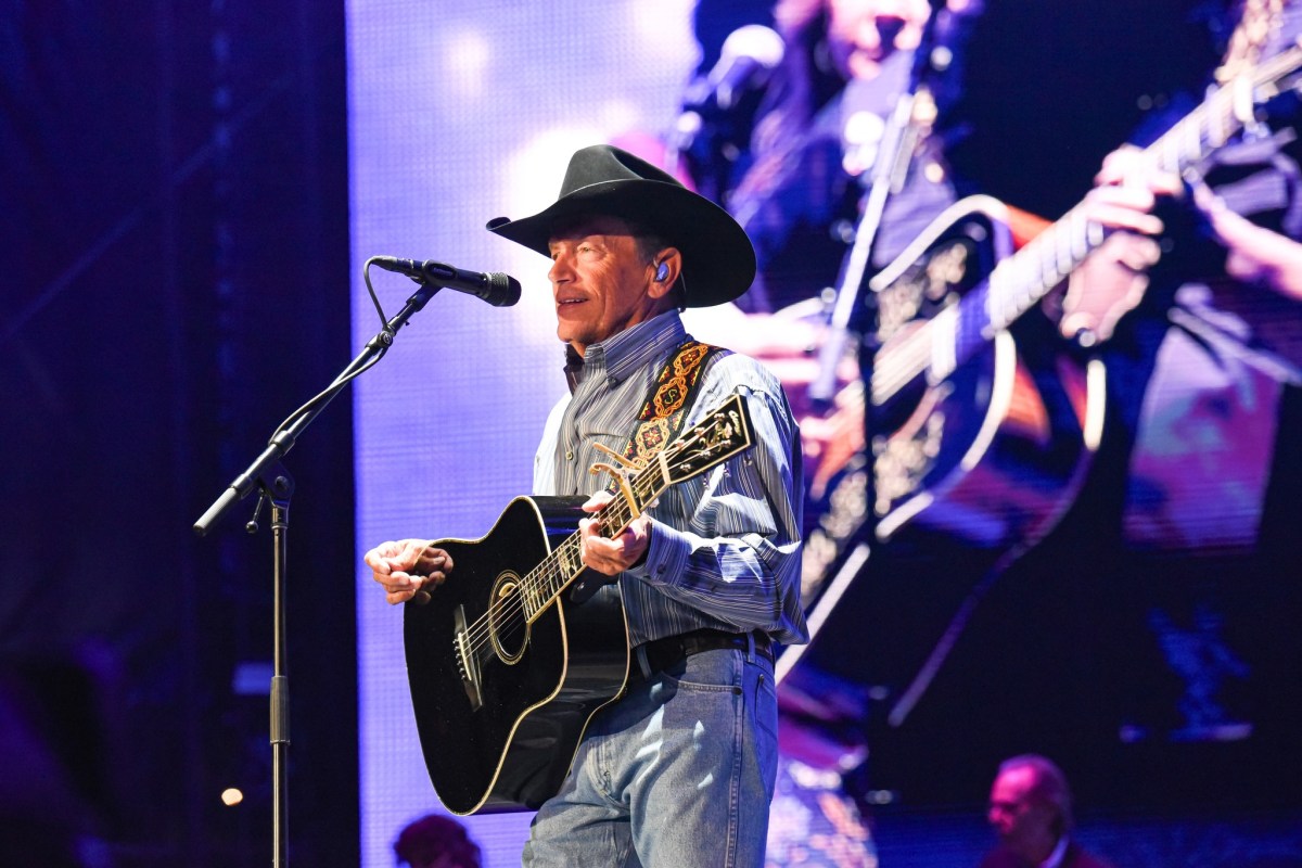 George Strait Breaks Attendance Record With Largest Concert Ever Held ...