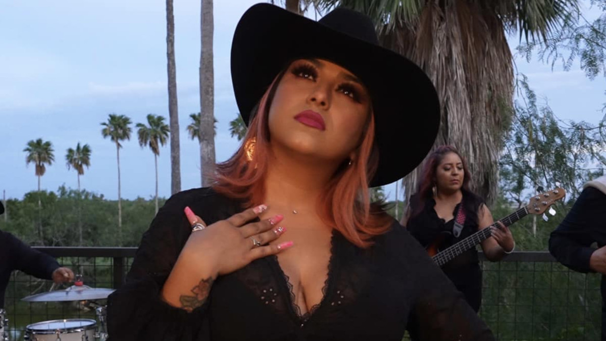 Beatriz Gonzalez Releases New Single and Music Video ‘Quédate’ – Tejano Nation