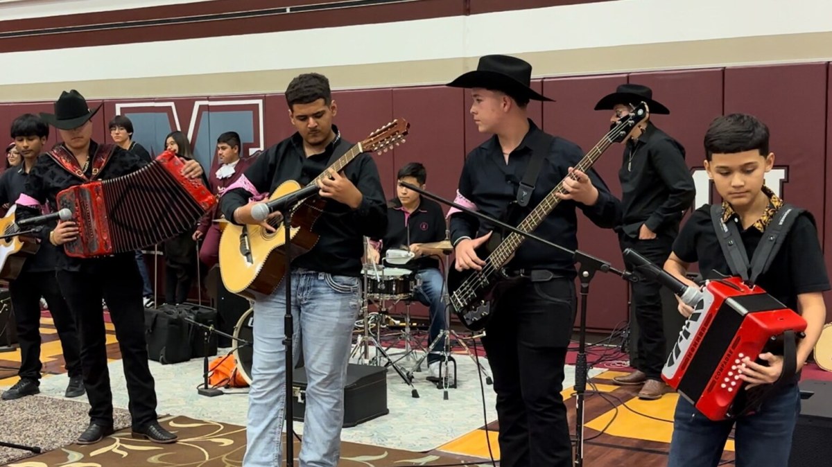 Mission High School debuts Grupo Invicto, new Conjunto Band celebrating ...