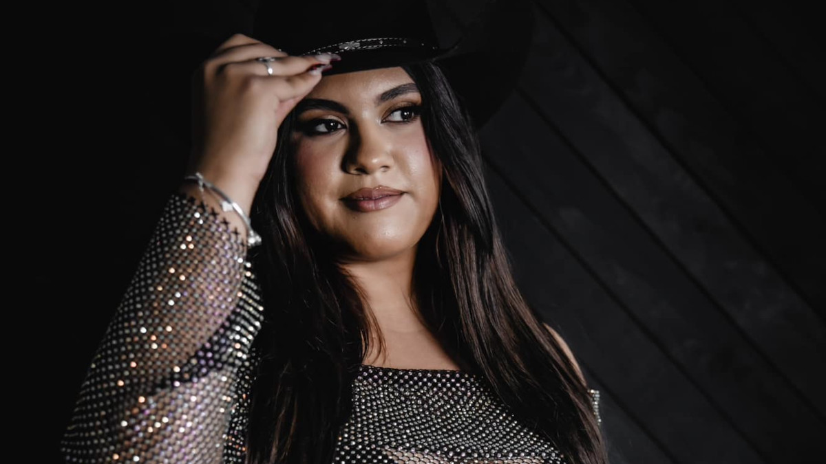Gabby Jimenez Premieres Music Video for Debut Single ‘Que Cosas ...