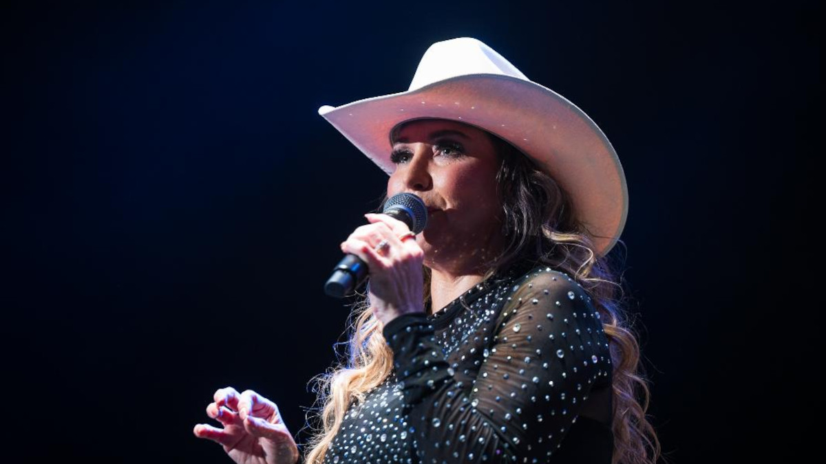 Alicia Villarreal Announces Major 2025 Donde Todo Comenzó 2.0 Tour ...