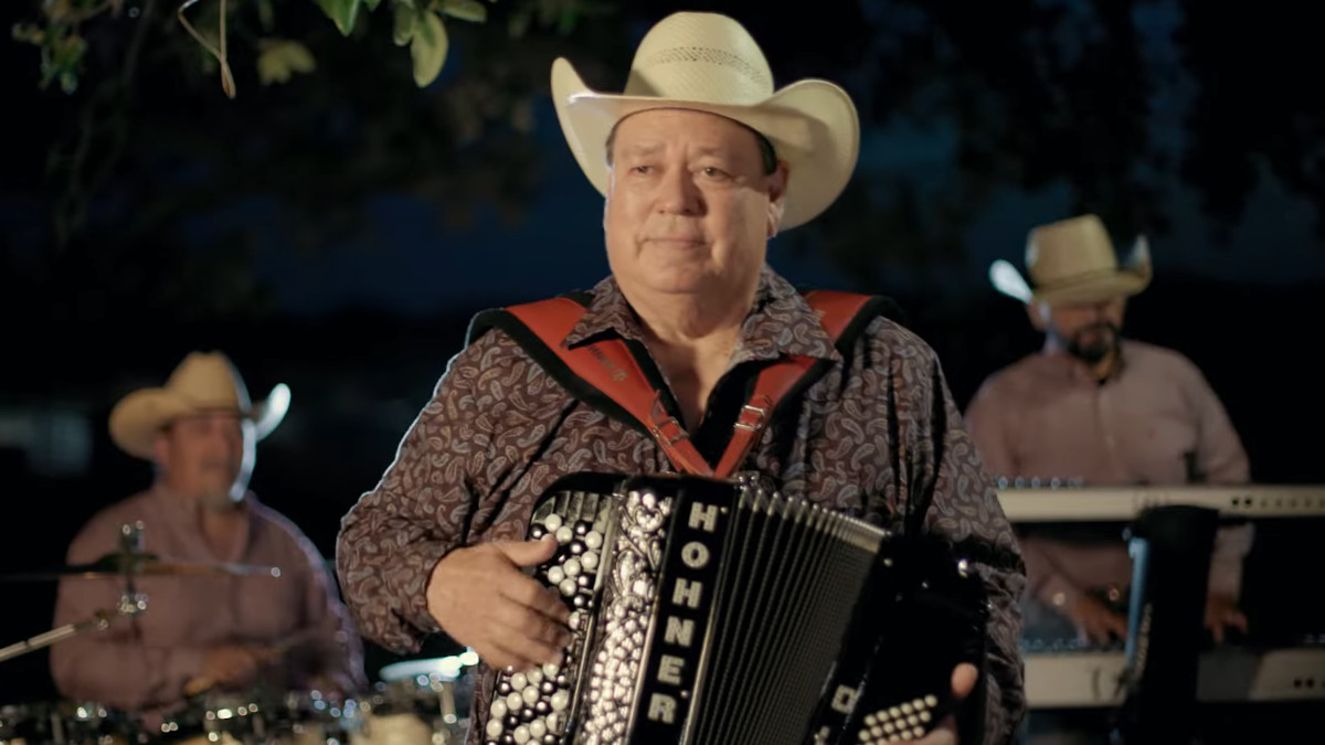 David Lee Garza Y Los Musicales Unveil Official Music Video for ...