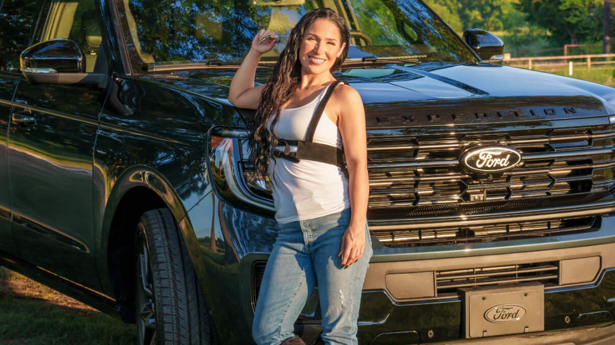 Jennifer Peña Partners with Música Ford in New Campaign Celebrating ...