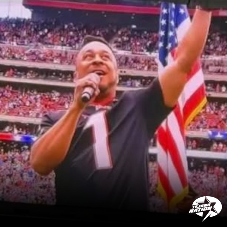 Jesse Turner of Siggno Performs National Anthem at Houston Texans Game ...